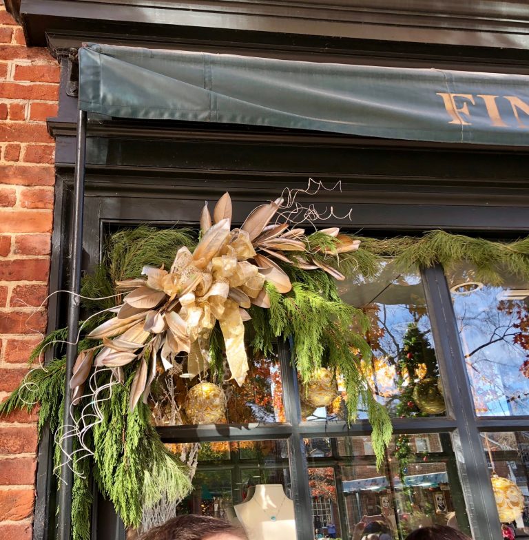 CHRISTMAS IN WILLIAMSBURG, VIRGINIA | Sonia Dekker